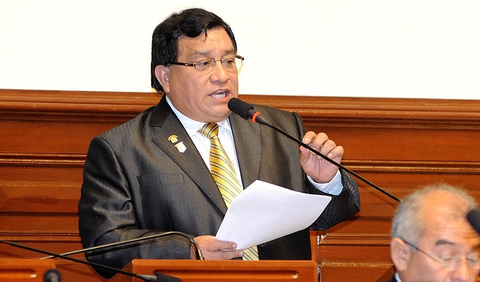 Post: José Luna es acusado de usar recursos del Congreso para su ...