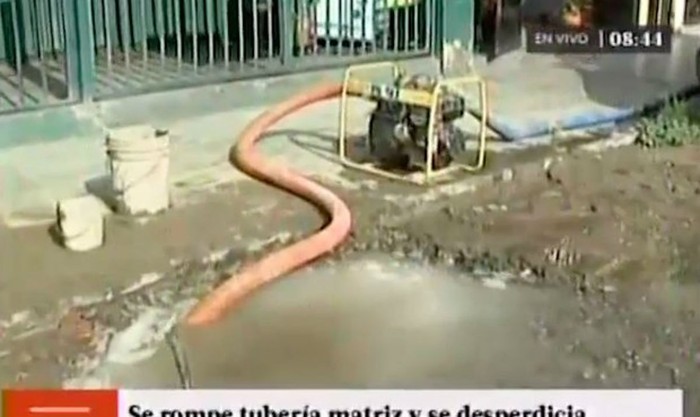 Post Rotura De Tubería Matriz De Agua Potable Genera Aniego En Callao