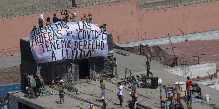 Post La Crisis Y El Caos En Los Penales Del Perú Se Agrava Por El